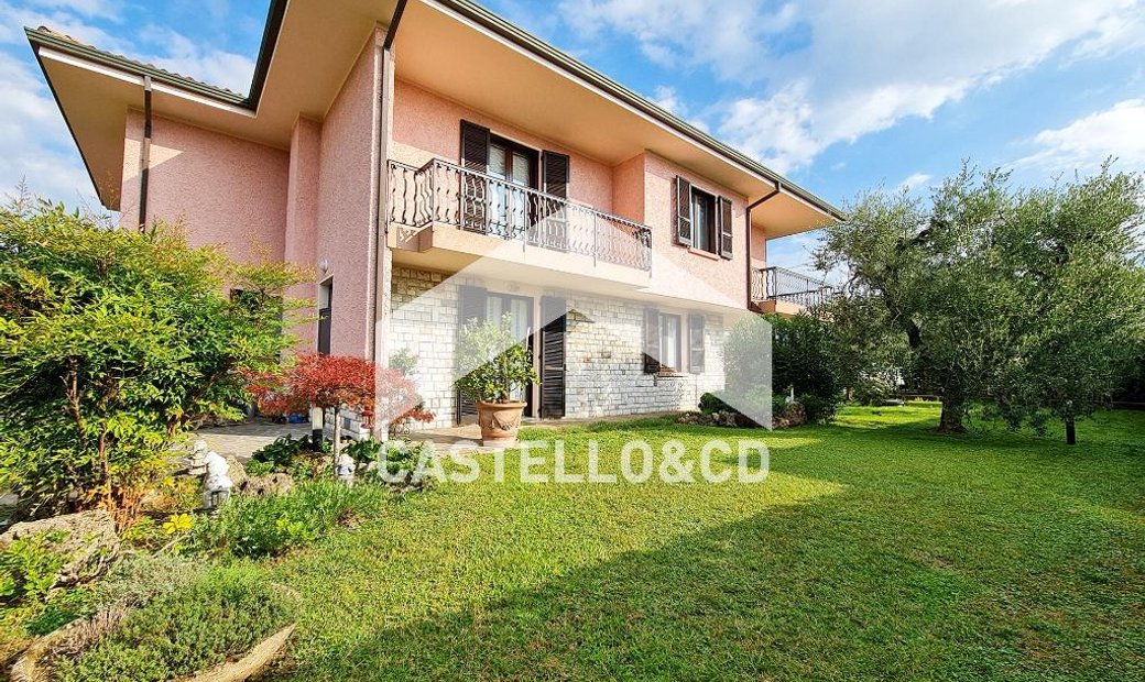 Puegnago Sul Garda Villa In Raffa, Lombardy, Italy For Sale (12675938)
