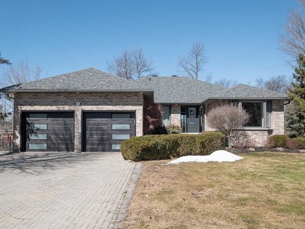 Luxury homes with garden for sale in Minesing, Ontario, Canada ...