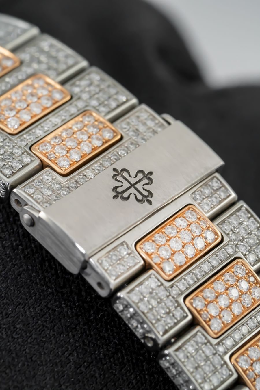 Patek Philippe Nautilus 5980/1 Ar Diamond In Dubai, Dubai, United Arab ...