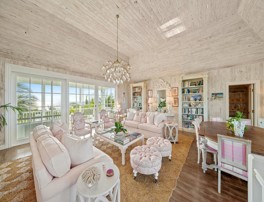 Haus Mit Meerblick Auf Harbour In Dunmore Town, Harbour Island, Bahamas ...