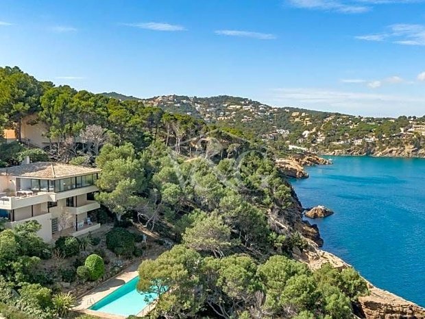 Luxury seafront villas for sale in Platja de Sa Riera, Catalonia, Spain ...