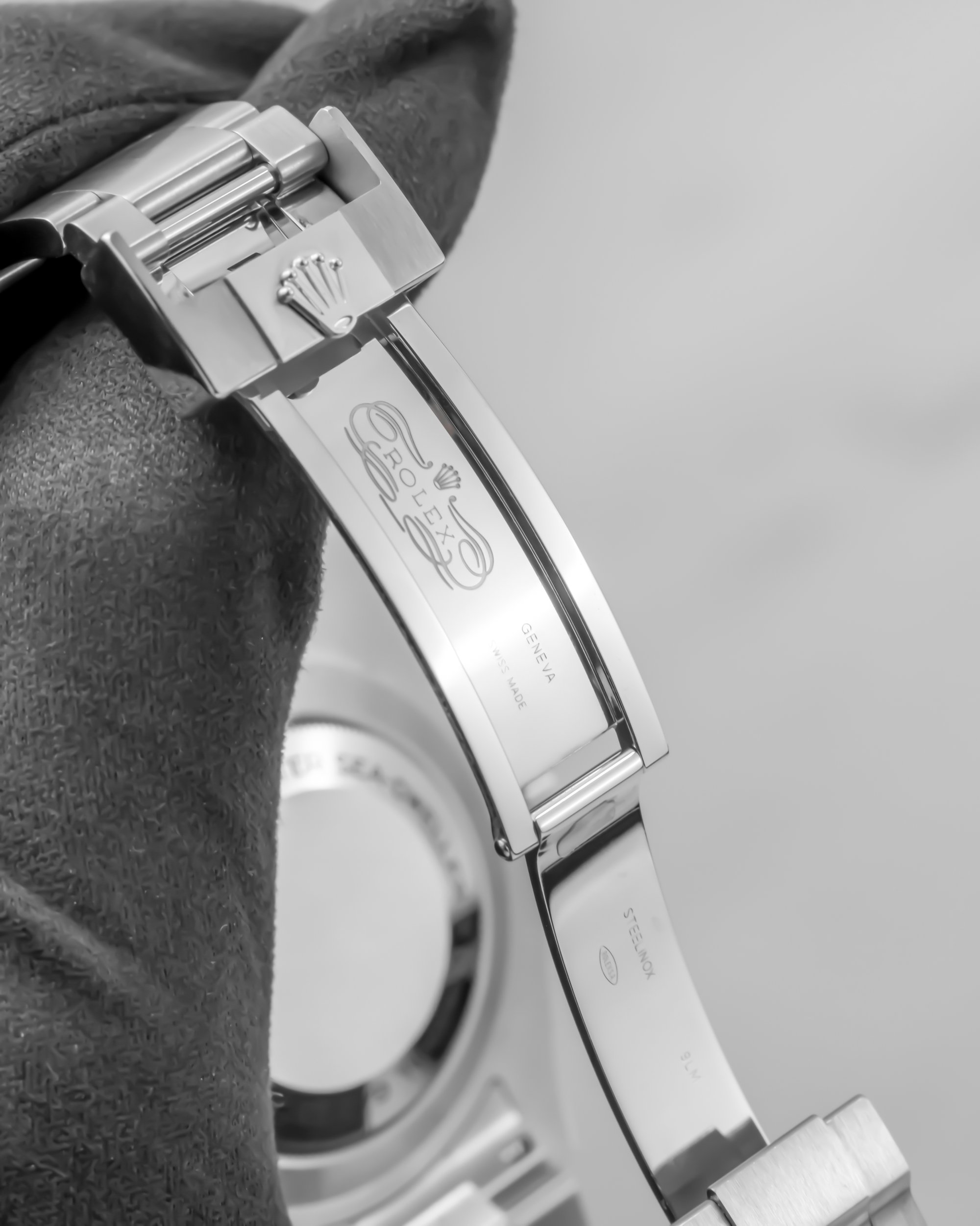 Rolex Sea Dweller 126600 0002 Oyster In Dubai, Dubai, United Arab ...