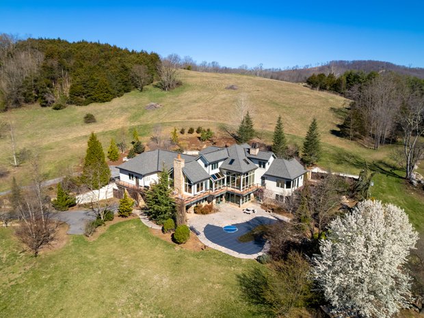 Luxury farm ranches with jacuzzi for sale in Rockbridge Baths, Virginia ...