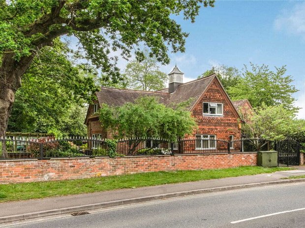 Luxury homes with terrace for sale in Greenham, England, United Kingdom ...