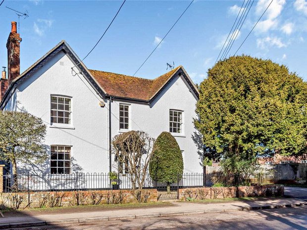 Luxury homes with terrace for sale in Chieveley, England, United ...