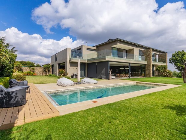 Luxury homes with garden for sale in Lenasia, Gauteng, South Africa ...