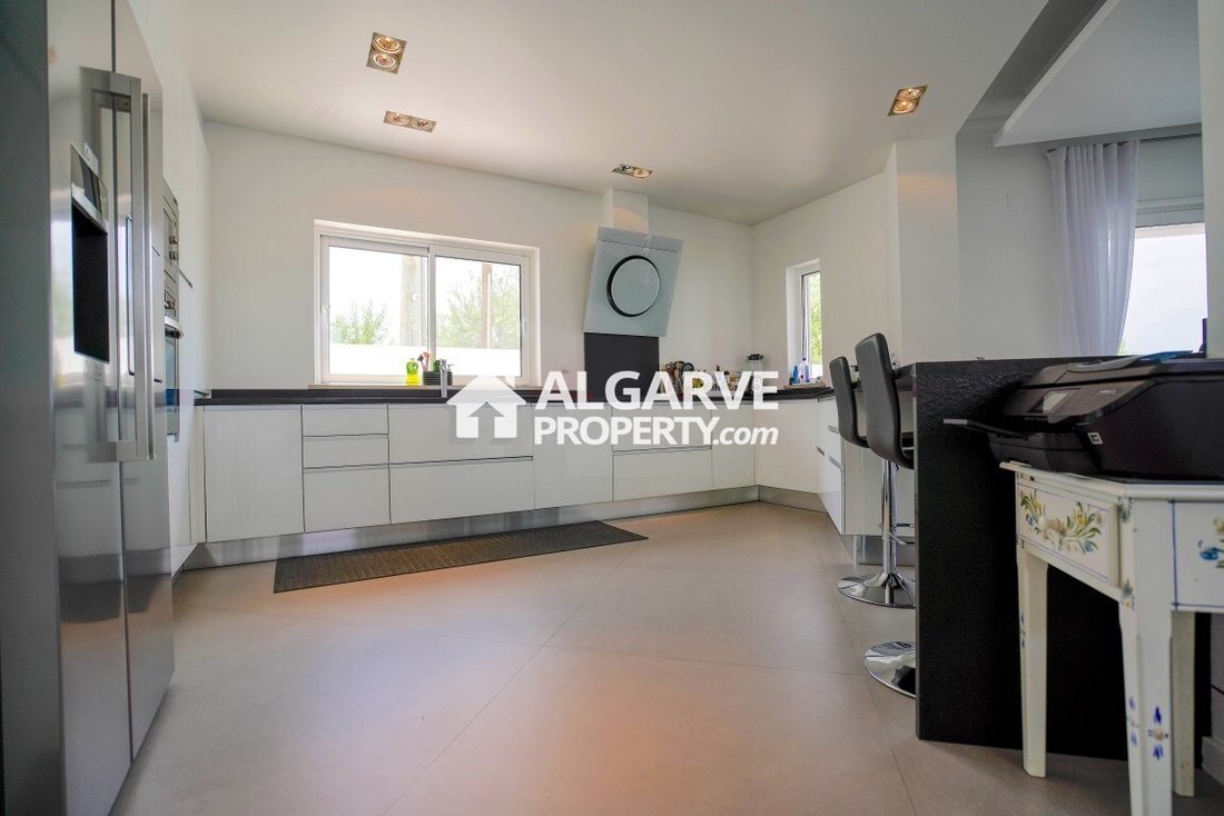 Four Bedroom Villa In The Golden Triangle With In Almancil, Algarve ...