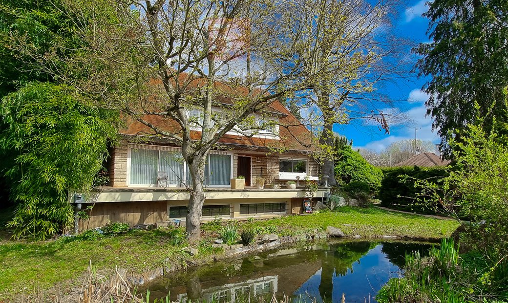 Maison Située En Centre Ville De Gouvieux In Gouvieux, Hauts De France ...