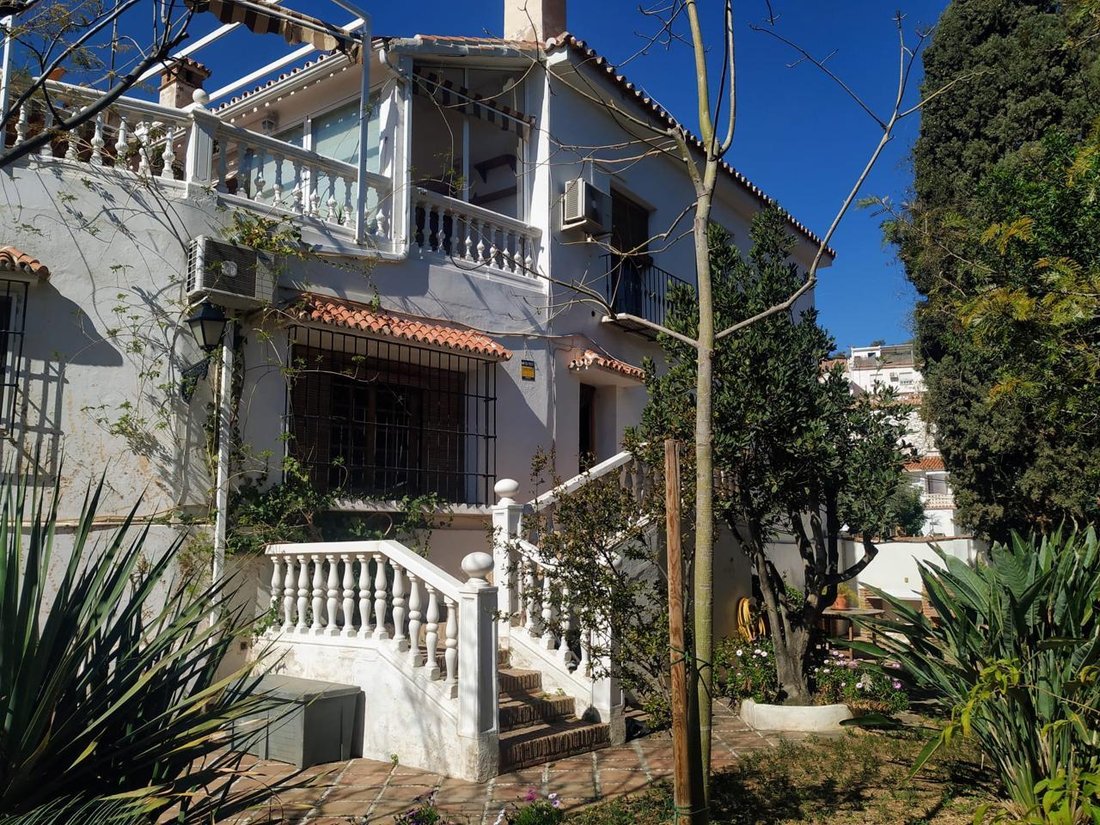 Málaga Villa In Este, Malaga, Spain For Sale (12590801)