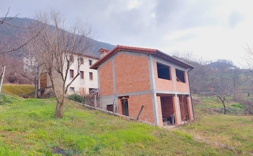 Luxury homes for sale in Montaner, Veneto, Italy | JamesEdition