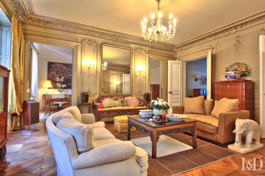 Rare And Sumptuous Apartment Golden Triangle In Paris, île De France ...