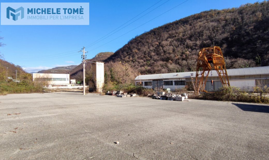 Verona Land Dans Località Produttiva Progni Pangoni, Vénétie, Italie à ...