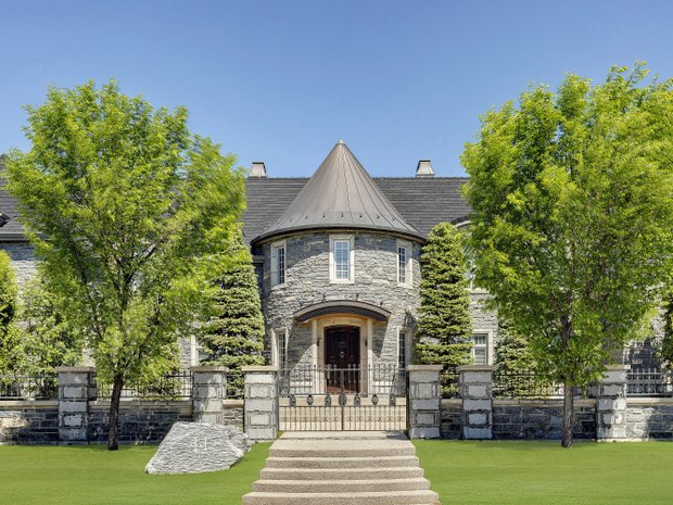 Luxury homes for sale in Calgary, Alberta, Canada | JamesEdition