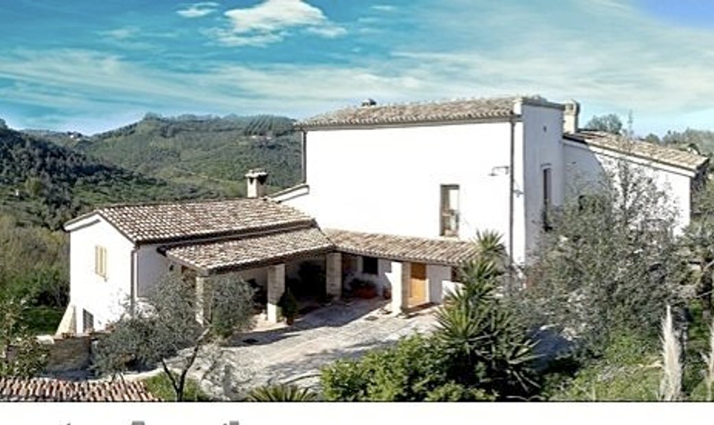 Casale In Vendita A Loreto Aprutino In Abruzzo, Italy For Sale (12744637)