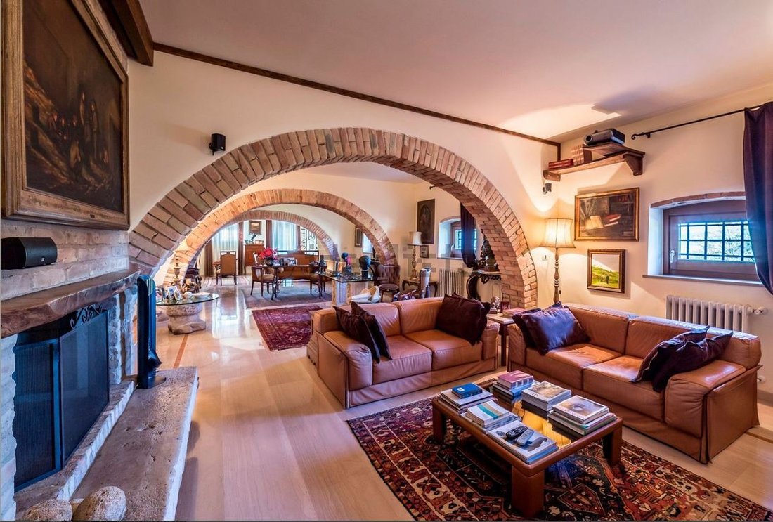 Casale In Vendita A Loreto Aprutino In Abruzzo, Italy For Sale (12744637)