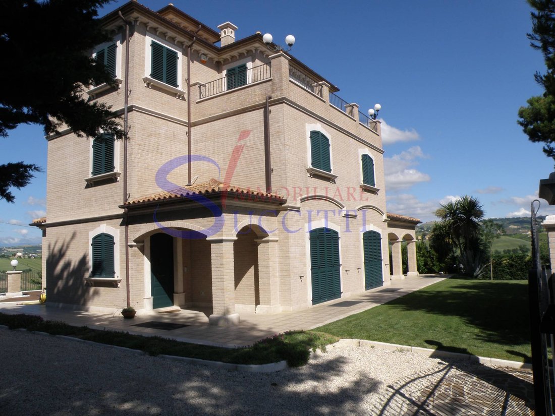 Villa In Vendita A Offida In Marche, Italy For Sale (12744876)