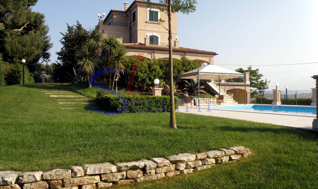 Villa In Vendita A Offida In Marche, Italy For Sale (12744876)