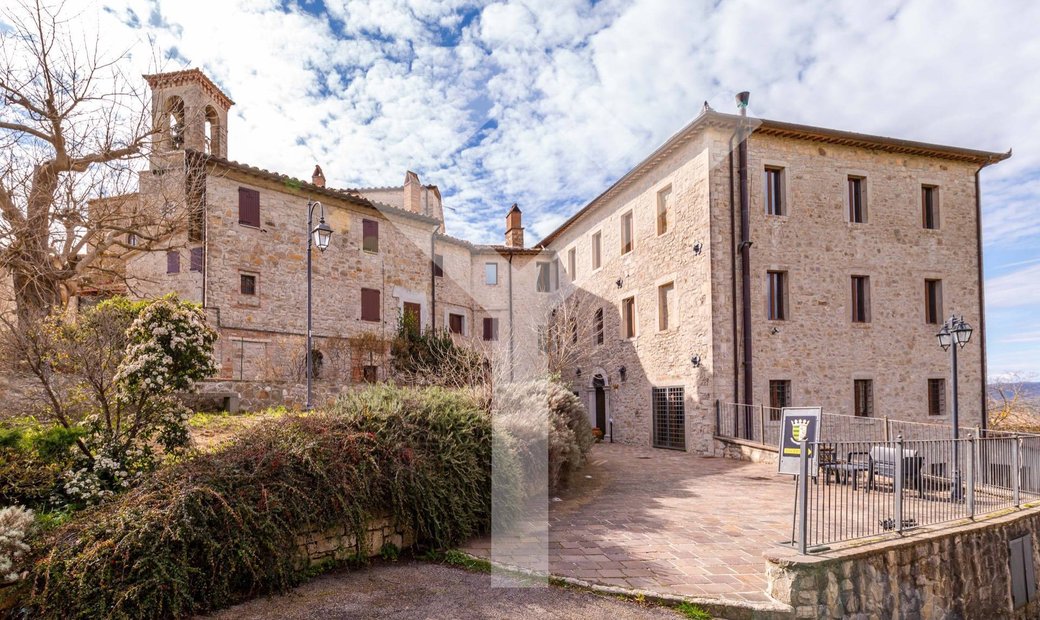 Villa For Sale In Todi In Izzalini, Umbria, Italy For Sale (12745134)