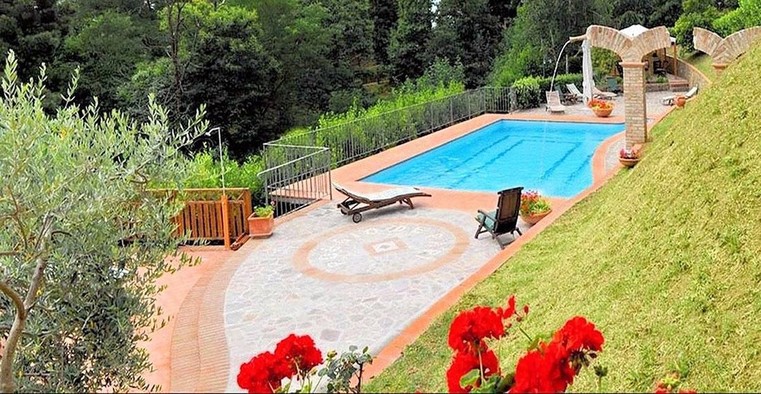 Agriturismo In Antico Podere In Stile Toscano In Montevettolini ...