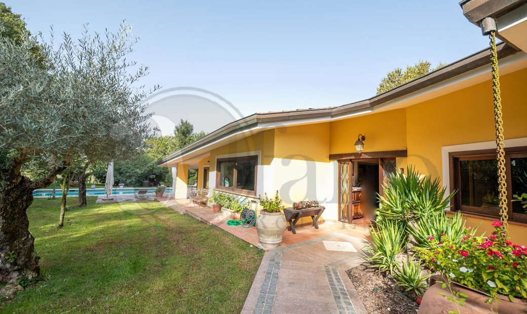 Villa For Sale In Pignataro Interamna In Lazio, Italy For Sale (12749969)