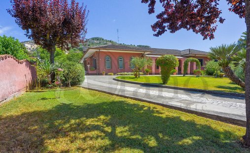 Luxury villas for sale in Vicalvi, Lazio, Italy | JamesEdition