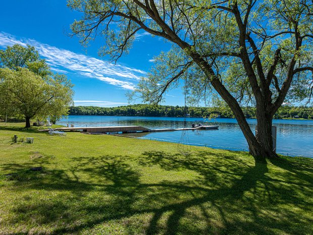 Luxury homes for sale in Mallorytown, Ontario, Canada | JamesEdition