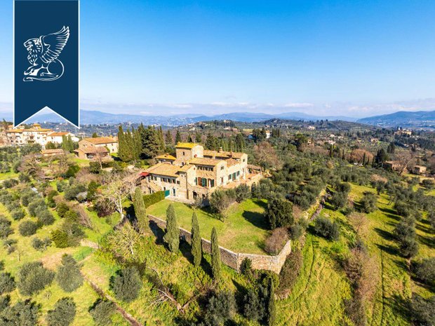 Luxury houses with terrace for sale in San Gersolè-Torre Rosse, Tuscany ...