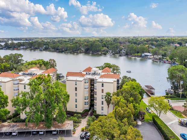 Luxury homes with elevator for sale in Maitland, Florida | JamesEdition