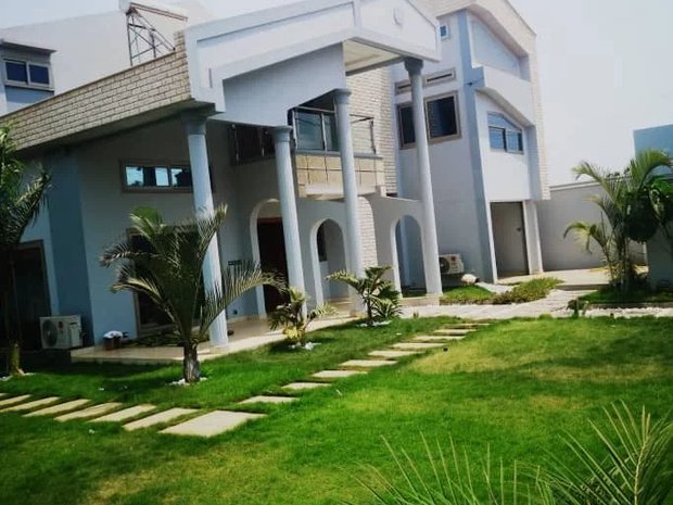 Luxury homes with garden for sale in Lomé, Maritime Region, Togo ...
