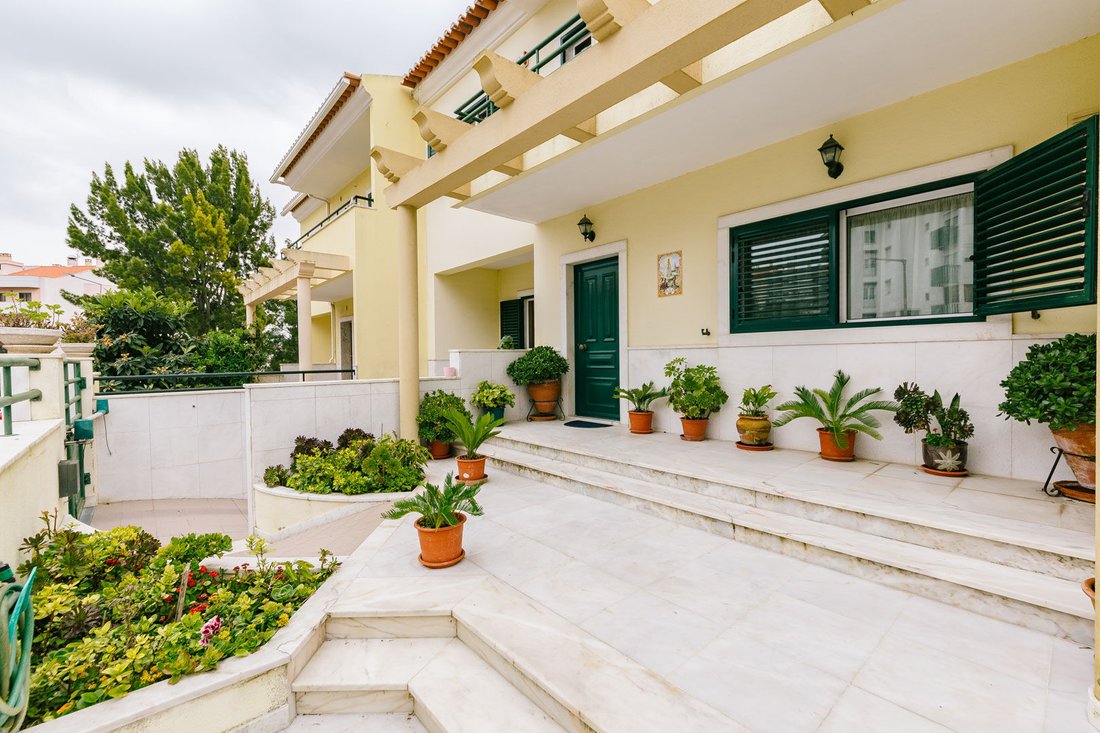 Moradia T5 Forte Da Casa Espectacular, In Forte Da Casa, Lisbon ...