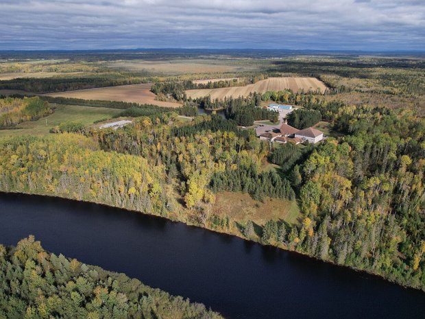 Luxury land for sale in Dolbeau-Mistassini, Quebec, Canada | JamesEdition