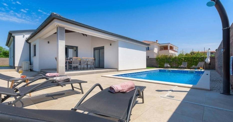 Villa For Sale In Pula, Pula In Pula, Istria County, Croatia For Sale ...