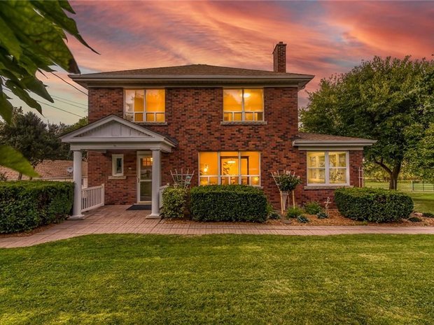 Luxury farm ranches for sale in Canada | JamesEdition