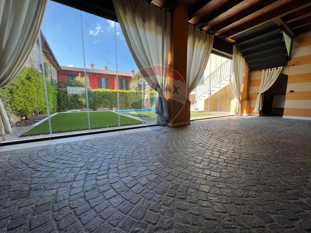 Luxury homes with elevator for sale in Calvagese della Riviera ...