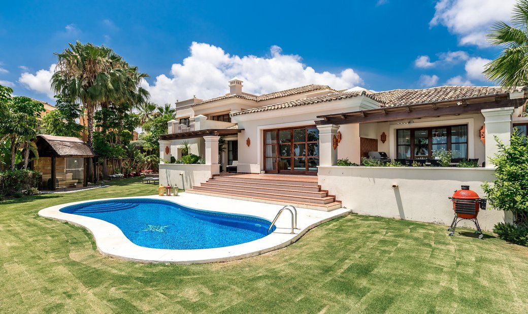 Charmante Villa Andalouse Au Cœur De La Dans Marbella, Andalousie ...