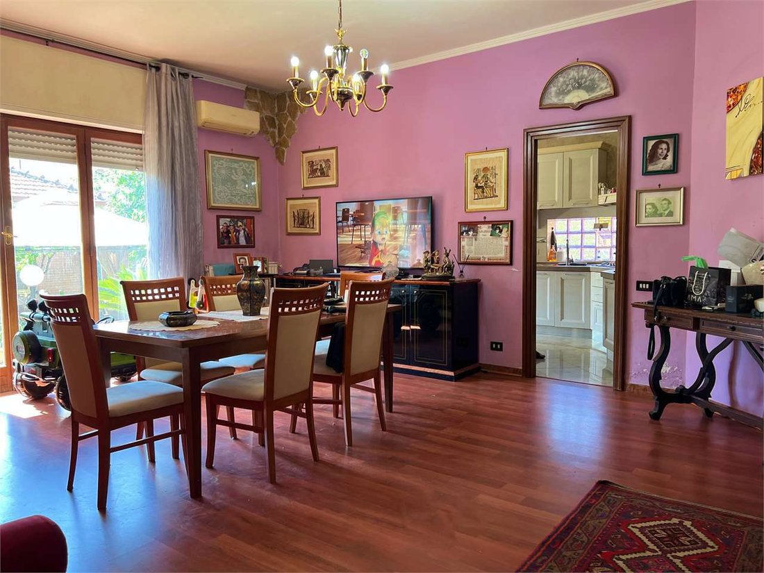 Villa A Roma Con Giardino E Parcheggio In Rome, Lazio, Italy For Sale ...