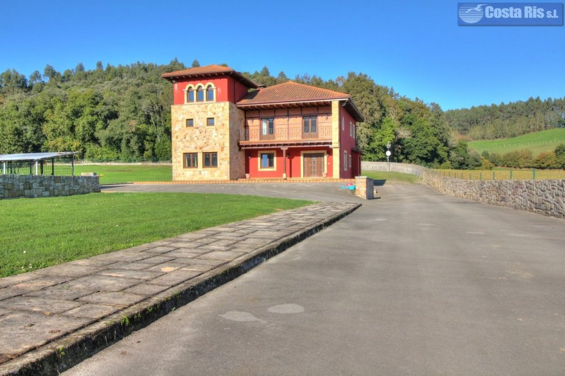 Chalet Independiente Venta Cantabria In Barcena De Cicero, Cantabria ...