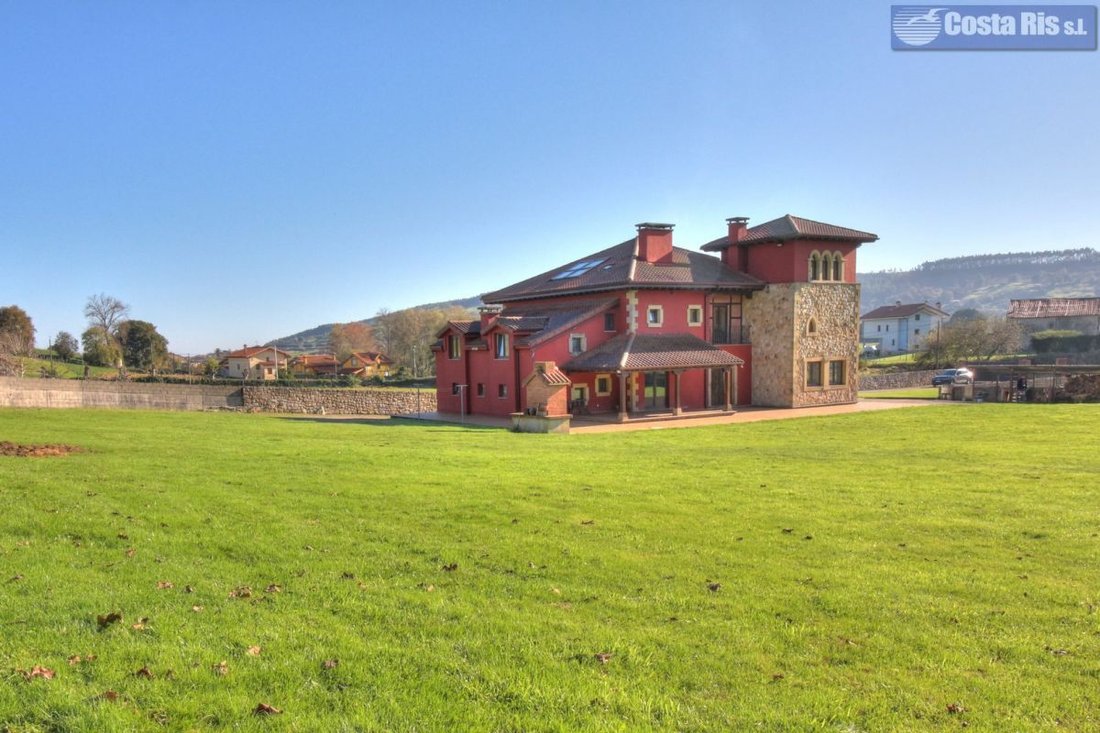 Chalet Independiente Venta Cantabria In Barcena De Cicero, Cantabria ...