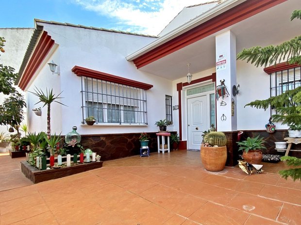 Luxury chalets with terrace for sale in Lora de Estepa, Andalusia ...