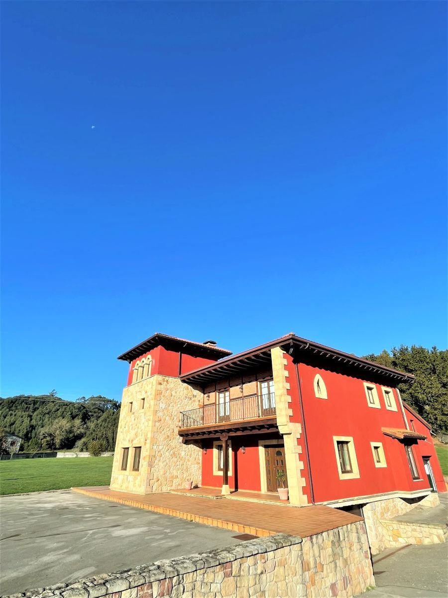 Chalet Venta Cantabria In Bárcena De Cicero, Cantabria, Spain For Sale ...