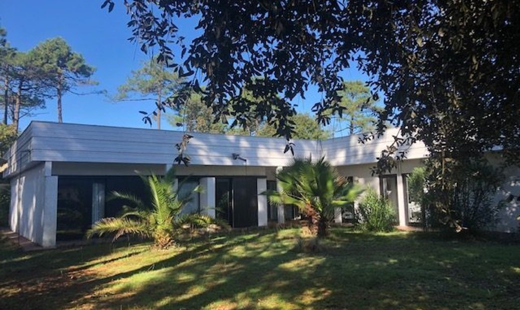 Soulac Sur Mer Villa In Soulac Sur Mer, Nouvelle Aquitaine, France For ...