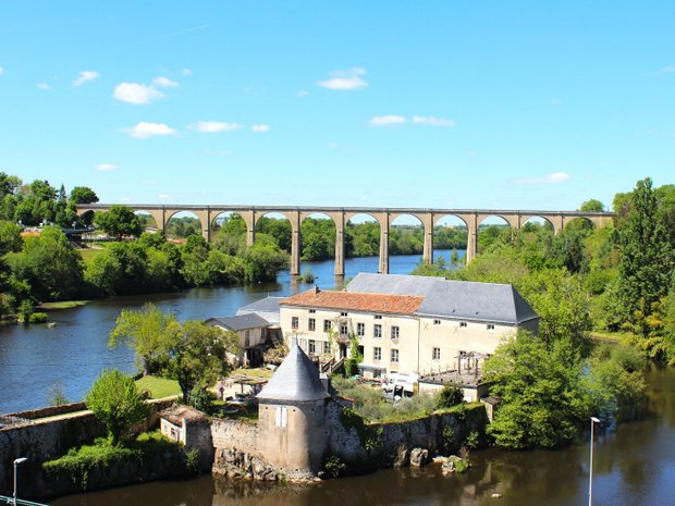 Luxury homes for sale in Le Vigeant, Nouvelle-Aquitaine, France ...