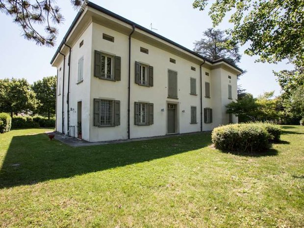 Luxury villas for sale in Modena, Emilia-Romagna, Italy | JamesEdition