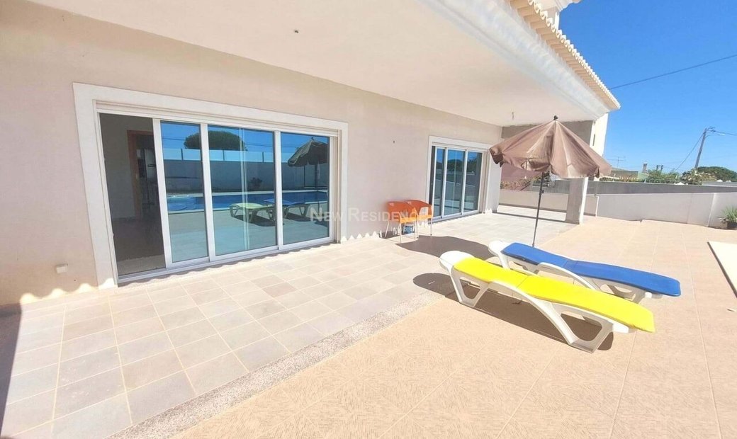 Mosqueira Villa 4 Con Piscina En Albufeira, Distrito De Faro, Portugal ...