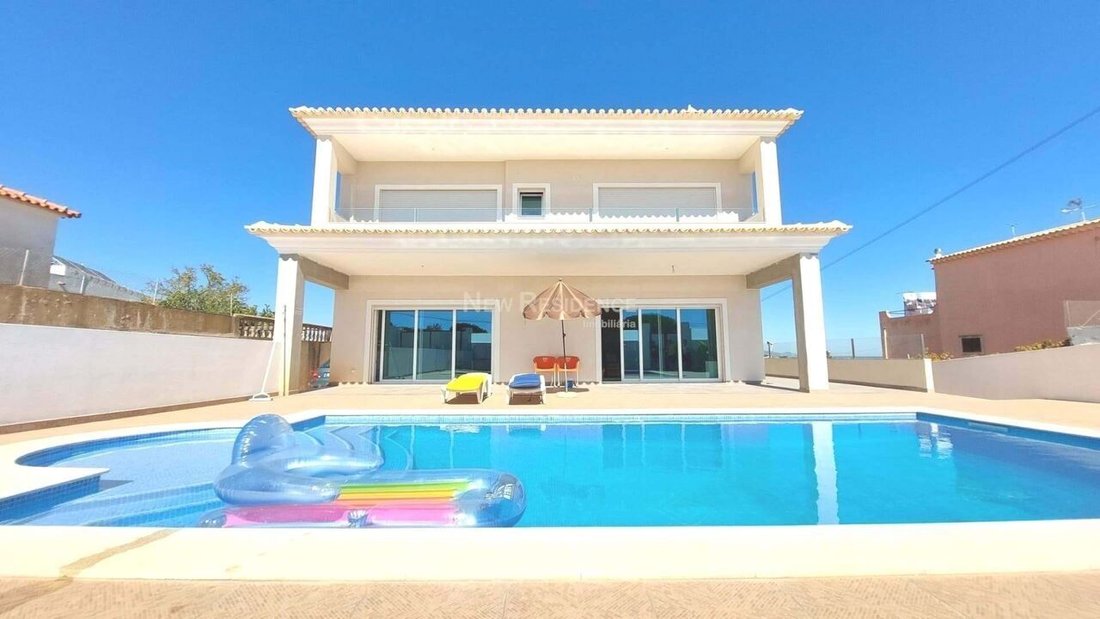 Mosqueira Villa 4 Con Piscina En Albufeira, Distrito De Faro, Portugal ...