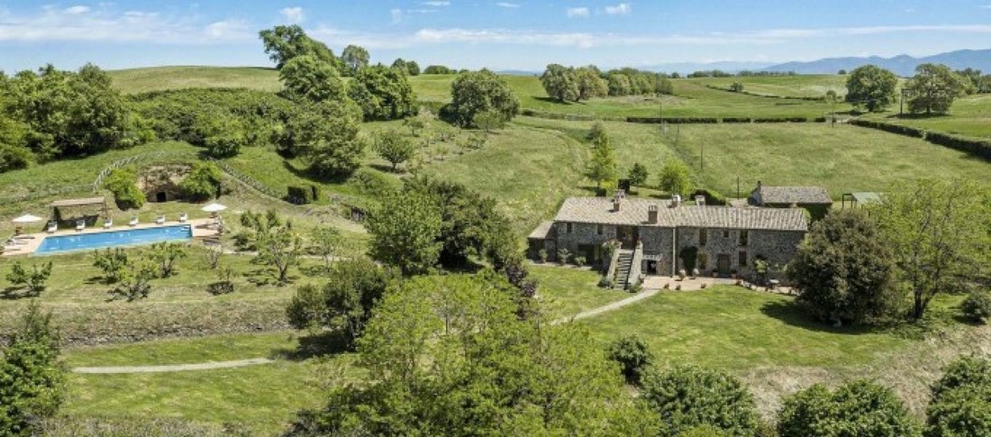 Maison En Pierre à La Campagne Orvieto Dans Torre San Severo, Ombrie ...