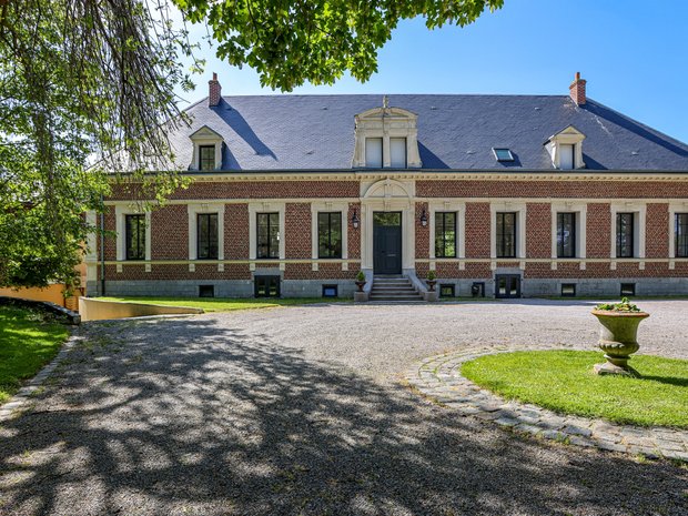 Luxury homes with pool for sale in Calais, Hauts-de-France, France ...