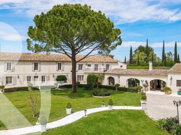 Luxury homes with sauna for sale in Fontvieille, Provence-Alpes-Côte d ... Luxury homes with sauna for sale in Fontvieille, Provence-Alpes-Côte d ...