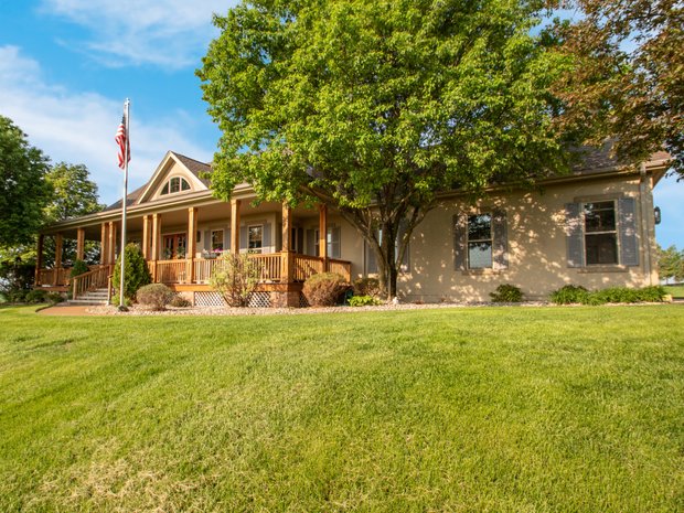 Luxury homes for sale in Iowa, United States | JamesEdition
