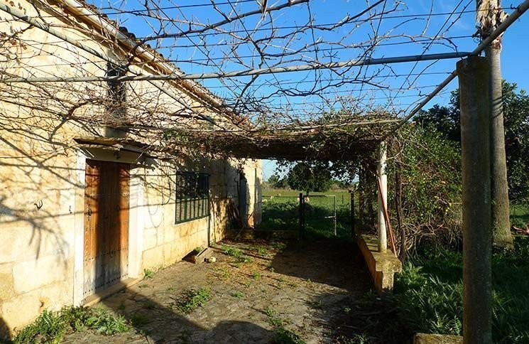 Large Finca With Old Farm House + Workshop In Selva, Balearic Islands ...